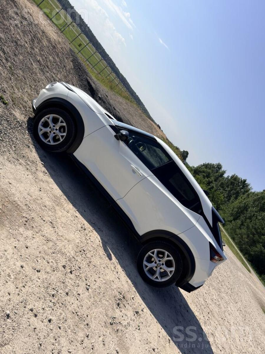 White Nissan Juke 2022 in Riga, with an engine capacity of 1.00 L and mileage of 98 thousand km for 13700 €, photo 8 on AUTOMOTO.COM.LV