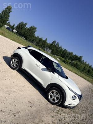 White Nissan Juke 2022 in Riga, with an engine capacity of 1.00 L and mileage of 98 thousand km for 13700 €, photo 9 on AUTOMOTO.COM.LV