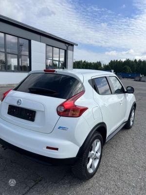 Balts Nissan Juke 2012 Panevēža, ar dzinēja tilpumu 1.46 L un nobraukumu 220 tūkst. km par 4100 €, foto 4 vietnē AUTOMOTO.COM.LV