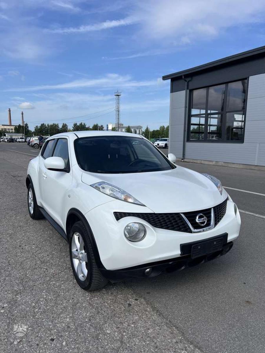 White Nissan Juke 2012 in Panevezys, with an engine capacity of 1.46 L and mileage of 220 thousand km for 4000 €, photo 1 on AUTOMOTO.COM.LV