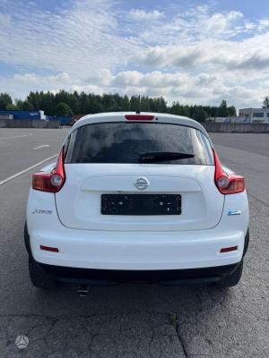 White Nissan Juke 2012 in Panevezys, with an engine capacity of 1.46 L and mileage of 220 thousand km for 4000 €, photo 5 on AUTOMOTO.COM.LV