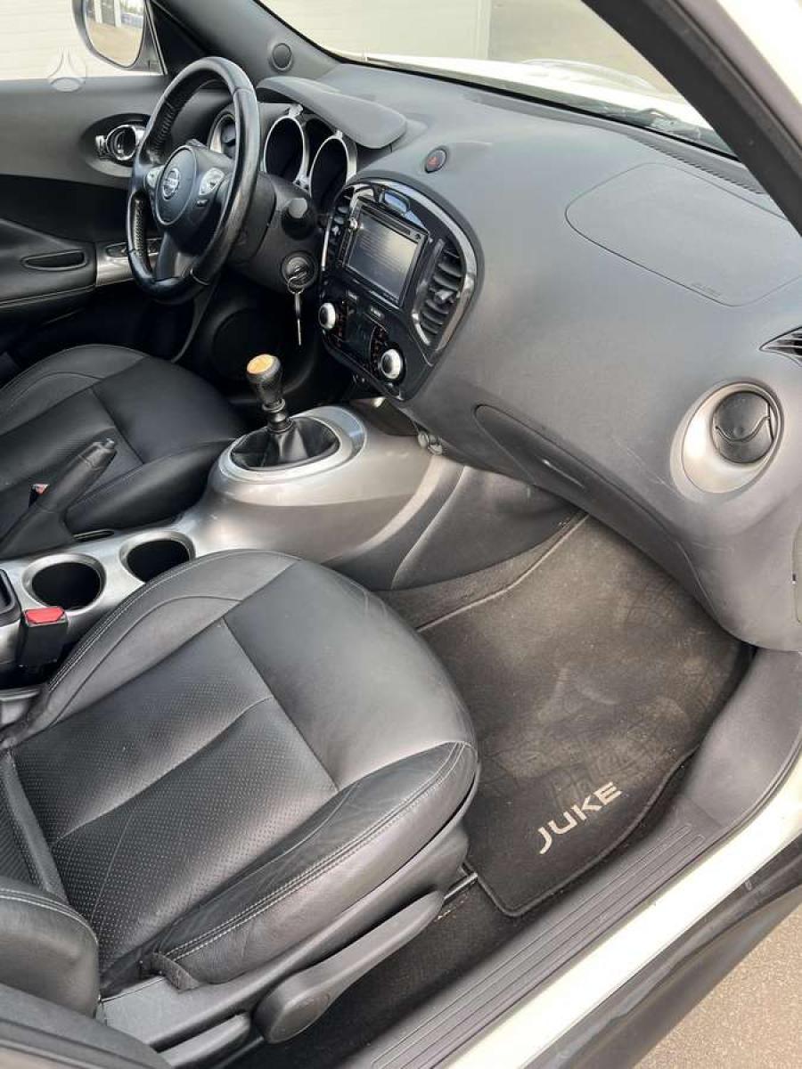White Nissan Juke 2012 in Panevezys, with an engine capacity of 1.46 L and mileage of 220 thousand km for 4000 €, photo 16 on AUTOMOTO.COM.LV