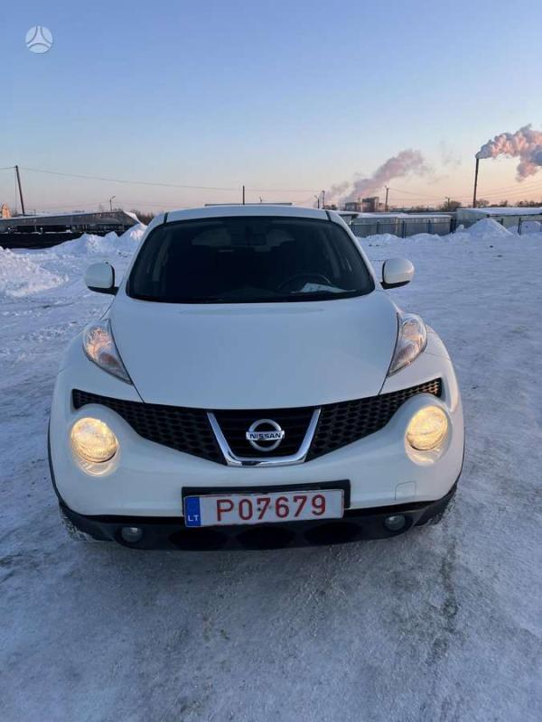 White Nissan Juke 2014 in Panevezys, with an engine capacity of 1.60 L and mileage of 94 thousand km for 5100 €, photo 2 on AUTOMOTO.COM.LV