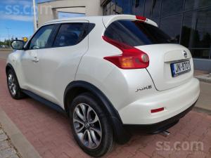Balts Nissan Juke 2014 Daugavpils, ar dzinēja tilpumu 1.60 L un nobraukumu 102 tūkst. km par 6550 €, foto 4 vietnē AUTOMOTO.COM.LV