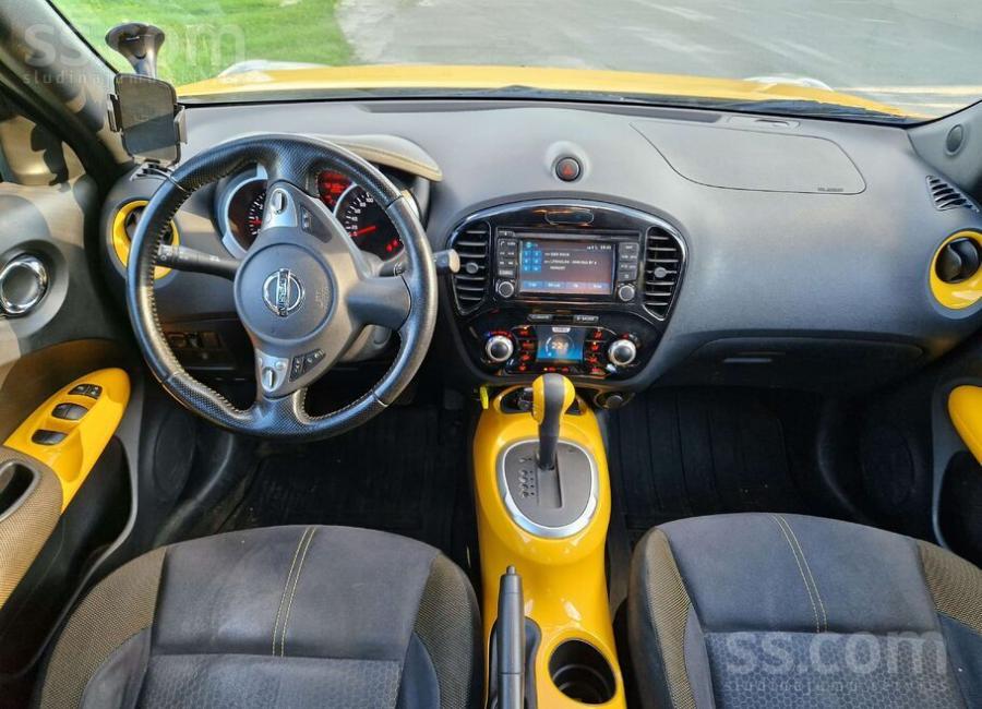 Yellow Nissan Juke 2015 in Riga, with an engine capacity of 1.60 L and mileage of 78 thousand km for 8200 €, photo 12 on AUTOMOTO.COM.LV