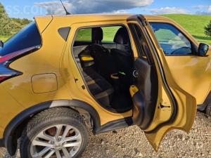 Yellow Nissan Juke 2015 in Riga, with an engine capacity of 1.60 L and mileage of 78 thousand km for 8200 €, photo 13 on AUTOMOTO.COM.LV
