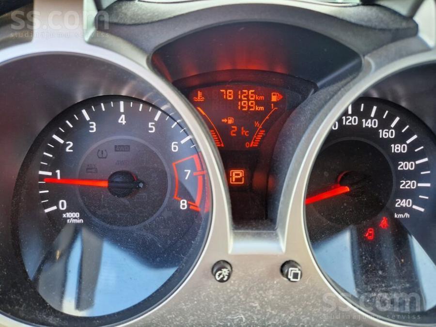 Yellow Nissan Juke 2015 in Riga, with an engine capacity of 1.60 L and mileage of 78 thousand km for 8200 €, photo 17 on AUTOMOTO.COM.LV