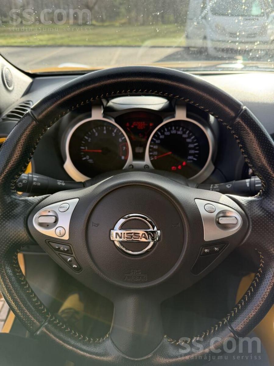 Yellow Nissan Juke 2017 in Liepaja, with an engine capacity of 1.60 L and mileage of 105 thousand km for 7800 €, photo 7 on AUTOMOTO.COM.LV