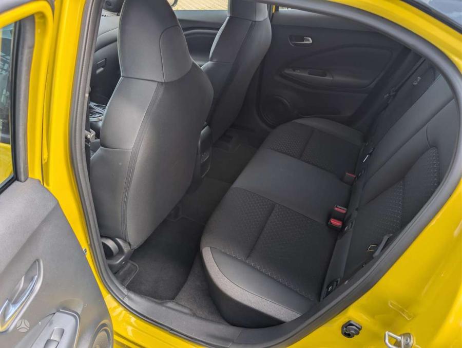 Dzeltens Nissan Juke 2025 Viļņa, ar dzinēja tilpumu 1.60 L un nobraukumu 5 tūkst. km par 25500 €, foto 16 vietnē AUTOMOTO.COM.LV