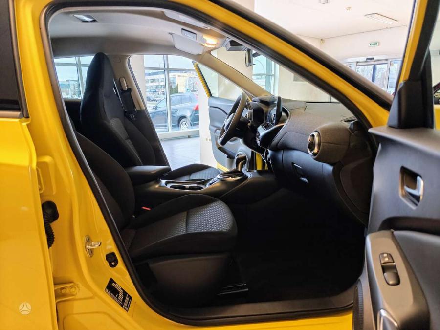 Yellow Nissan Juke 2026 in Siauliai, with an engine capacity of 1.60 L and mileage of 3 thousand km for 23890 €, photo 13 on AUTOMOTO.COM.LV