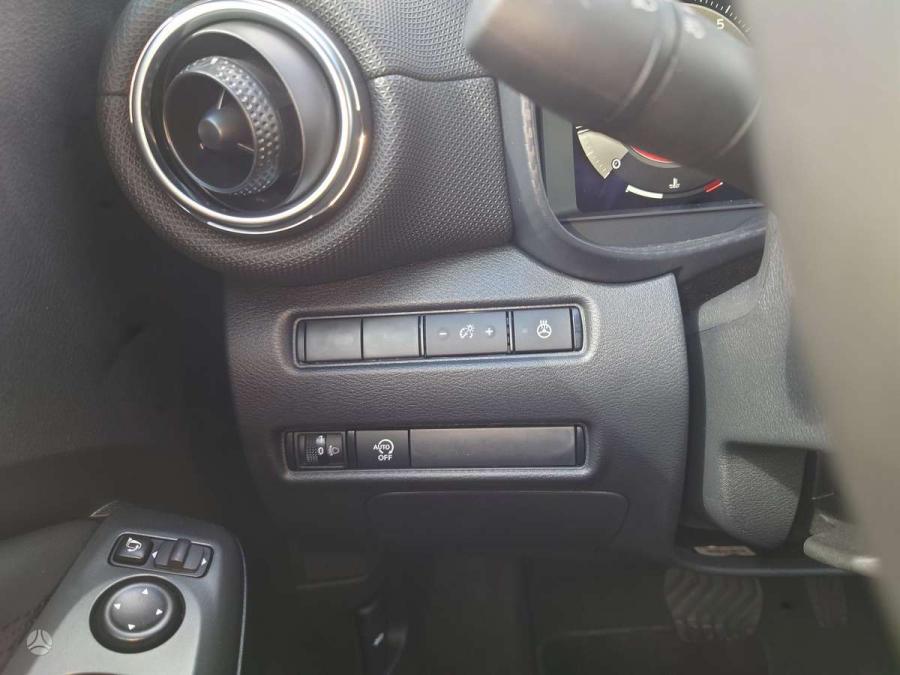 Yellow Nissan Juke 2026 in Kaunas, with an engine capacity of 1.00 L and mileage of 0 thousand km for 23990 €, photo 16 on AUTOMOTO.COM.LV