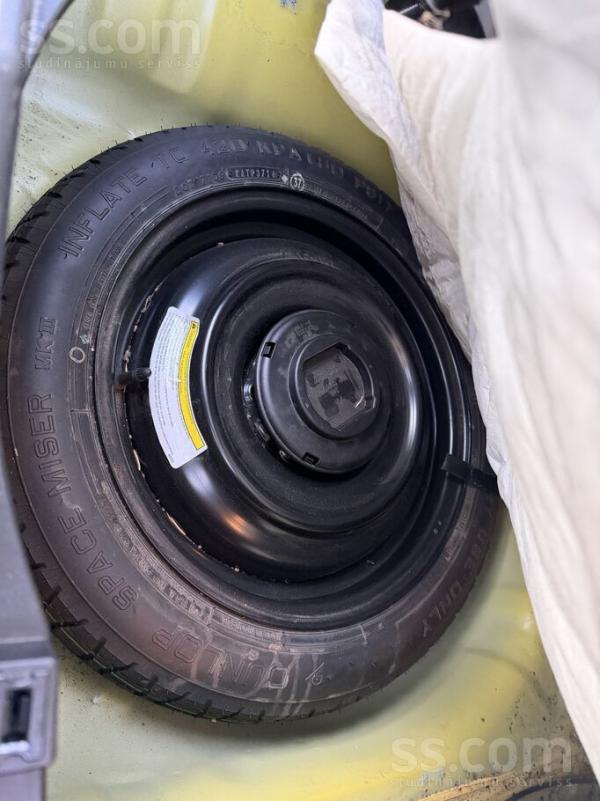 Dzeltens Nissan Juke 2015 Rīga, ar dzinēja tilpumu 1.60 L un nobraukumu 75 tūkst. km par 7000 €, foto 10 vietnē AUTOMOTO.COM.LV