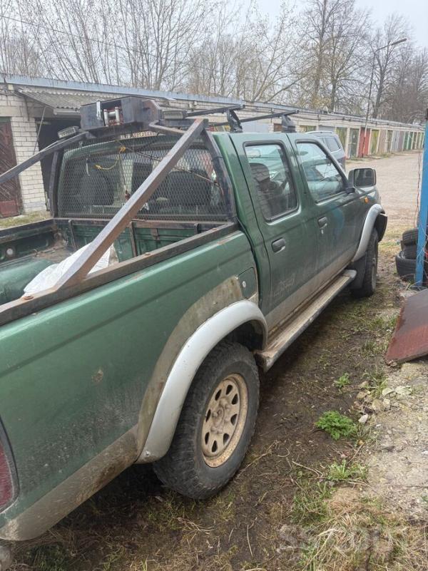 Zaļš Nissan king-cab 1999 Rīga, ar dzinēja tilpumu 2.50 L un nobraukumu 500 tūkst. km par 2890 €, foto 1 vietnē AUTOMOTO.COM.LV