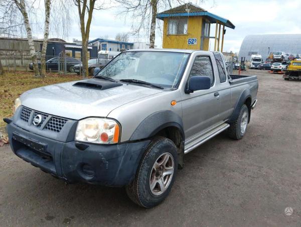 Grey Nissan king-cab 2009 in Marijampole, with an engine capacity of 2.49 L and mileage of 156 thousand km for 3950 €, photo 3 on AUTOMOTO.COM.LV