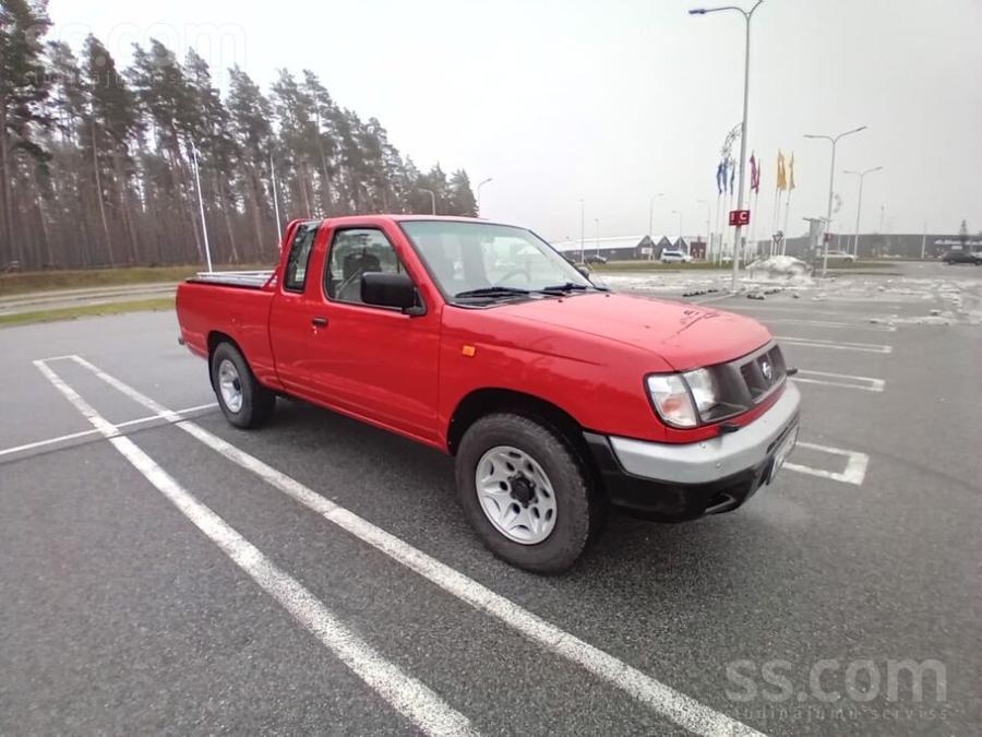 Red Nissan king-cab 2001 in Riga, with an engine capacity of 2.50 L and mileage of 148 thousand km for 7100 €, photo 3 on AUTOMOTO.COM.LV