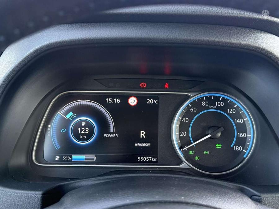Melns Nissan Leaf 2022 Rīga, ar dzinēja tilpumu 0.00 L un nobraukumu 55 tūkst. km par 16550 €, foto 17 vietnē AUTOMOTO.COM.LV