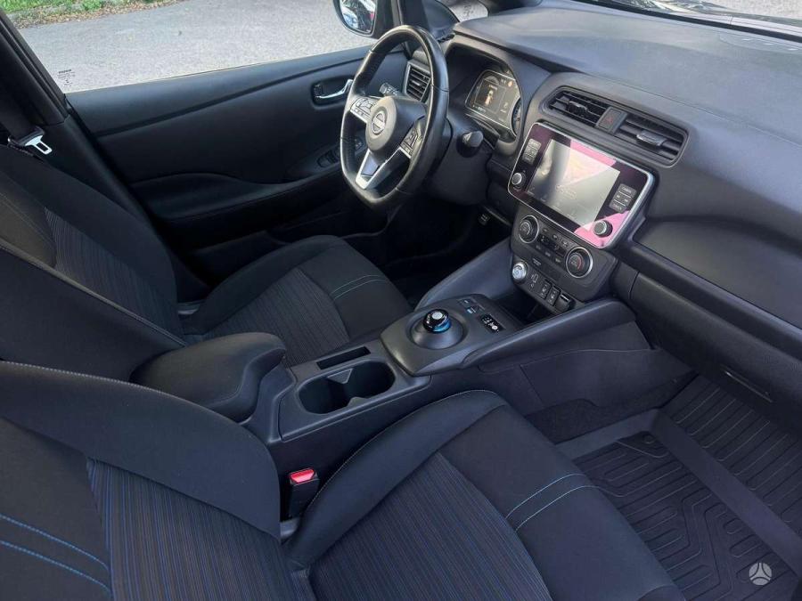 Melns Nissan Leaf 2022 Rīga, ar dzinēja tilpumu 0.00 L un nobraukumu 55 tūkst. km par 16550 €, foto 25 vietnē AUTOMOTO.COM.LV