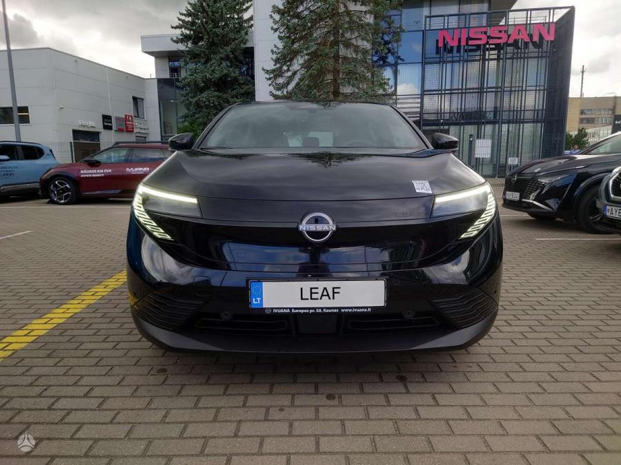 Black Nissan Leaf 2026 in Kaunas, with an engine capacity of 0.00 L and mileage of 0 thousand km for 40890 €, photo 6 on AUTOMOTO.COM.LV