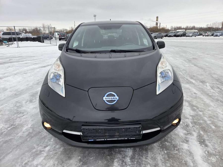 Black Nissan Leaf 2013 in Marijampole, with an engine capacity of 0.00 L and mileage of 123 thousand km for 3250 €, photo 1 on AUTOMOTO.COM.LV