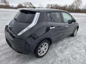 Black Nissan Leaf 2013 in Marijampole, with an engine capacity of 0.00 L and mileage of 123 thousand km for 3250 €, photo 8 on AUTOMOTO.COM.LV