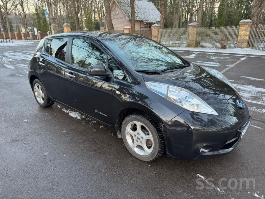 Melns Nissan Leaf 2014 Rīga, ar dzinēja tilpumu 0.00 L un nobraukumu 218 tūkst. km par 4500 €, foto 3 vietnē AUTOMOTO.COM.LV
