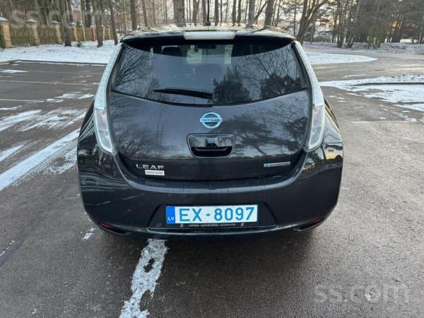 Black Nissan Leaf 2014 in Riga, with an engine capacity of 0.00 L and mileage of 218 thousand km for 4500 €, photo 5 on AUTOMOTO.COM.LV