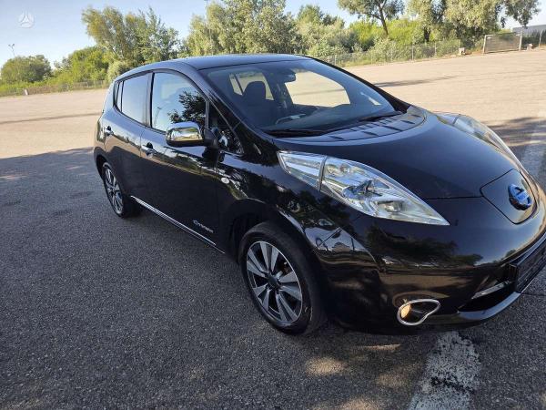 Black Nissan Leaf 2014 in Marijampole, with an engine capacity of 0.00 L and mileage of 143 thousand km for 4200 €, photo 3 on AUTOMOTO.COM.LV