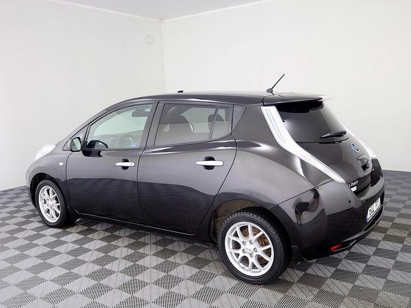 Black Nissan Leaf 2014 in Tallinn, with an engine capacity of 0.00 L and mileage of 188 thousand km for 2299 €, photo 4 on AUTOMOTO.COM.LV