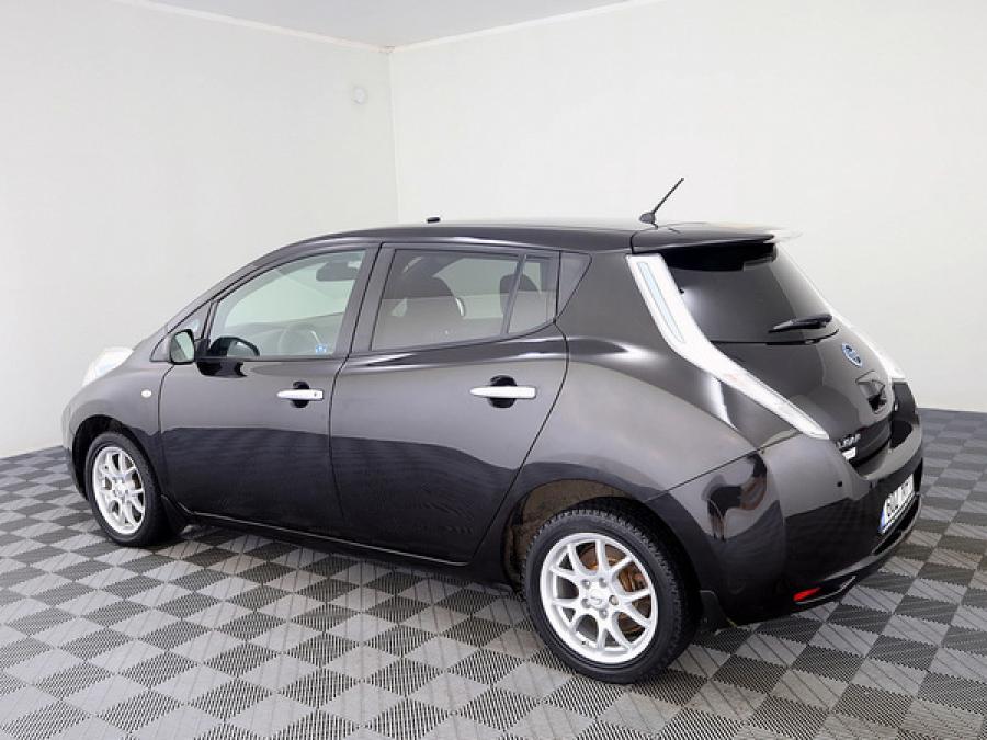 Black Nissan Leaf 2014 in Tallinn, with an engine capacity of 0.00 L and mileage of 188 thousand km for 2299 €, photo 5 on AUTOMOTO.COM.LV