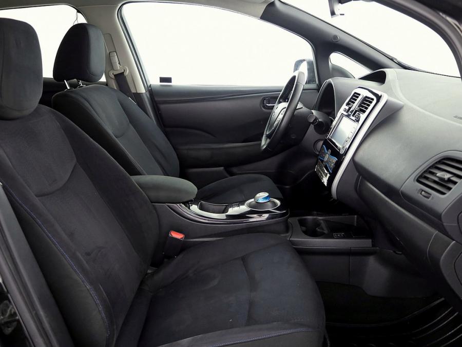 Black Nissan Leaf 2014 in Tallinn, with an engine capacity of 0.00 L and mileage of 188 thousand km for 2299 €, photo 16 on AUTOMOTO.COM.LV