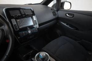 Black Nissan Leaf 2015 in Jelgava, with an engine capacity of 0.00 L and mileage of 134 thousand km for 5900 €, photo 11 on AUTOMOTO.COM.LV