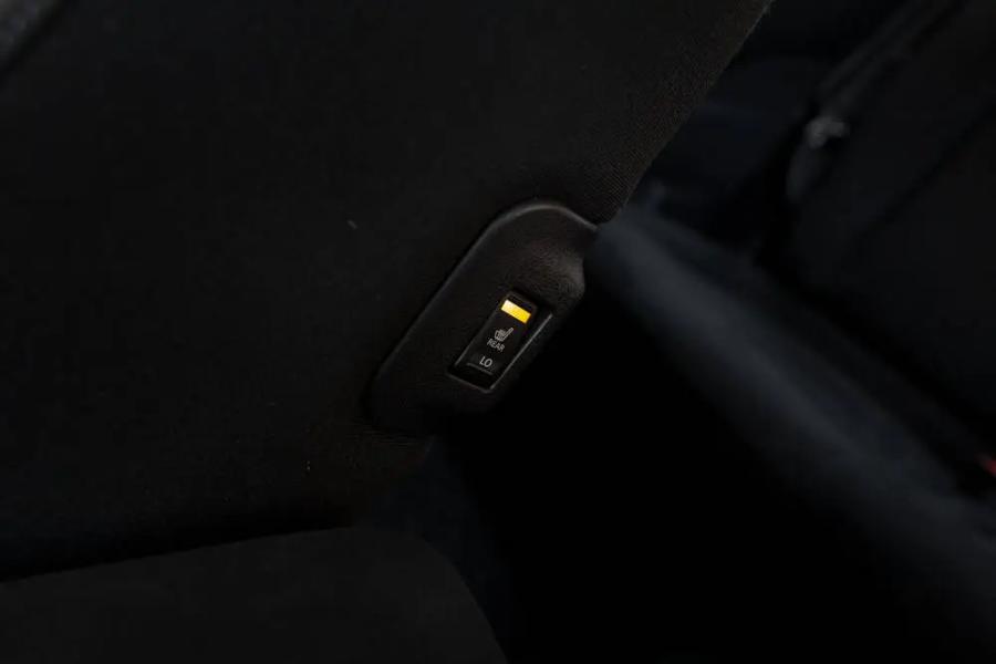 Black Nissan Leaf 2015 in Jelgava, with an engine capacity of 0.00 L and mileage of 134 thousand km for 5900 €, photo 15 on AUTOMOTO.COM.LV