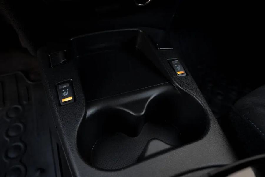 Black Nissan Leaf 2015 in Jelgava, with an engine capacity of 0.00 L and mileage of 134 thousand km for 5900 €, photo 17 on AUTOMOTO.COM.LV