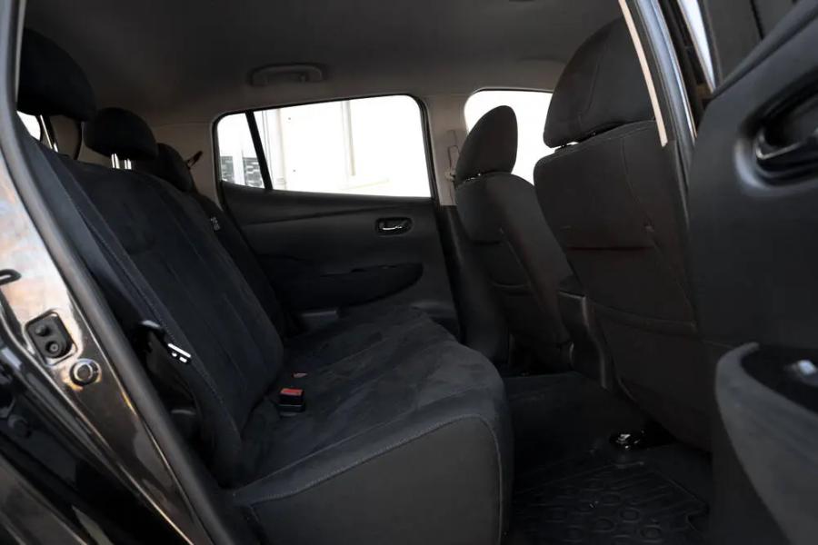 Black Nissan Leaf 2015 in Jelgava, with an engine capacity of 0.00 L and mileage of 134 thousand km for 5900 €, photo 20 on AUTOMOTO.COM.LV