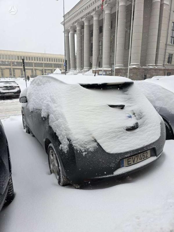 Black Nissan Leaf 2016 in Vilnius, with an engine capacity of 0.00 L and mileage of 113 thousand km for 6500 €, photo 2 on AUTOMOTO.COM.LV