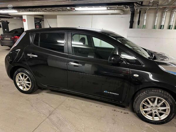 Black Nissan Leaf 2016 in Kaunas, with an engine capacity of 0.00 L and mileage of 158 thousand km for 3500 €, photo 3 on AUTOMOTO.COM.LV