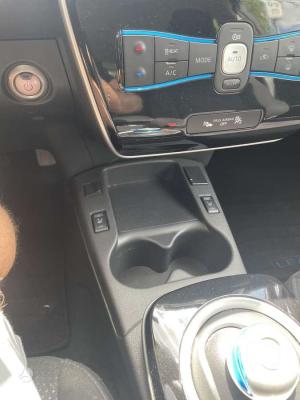 Black Nissan Leaf 2016 in Vilnius, with an engine capacity of 0.00 L and mileage of 107 thousand km for 3800 €, photo 10 on AUTOMOTO.COM.LV