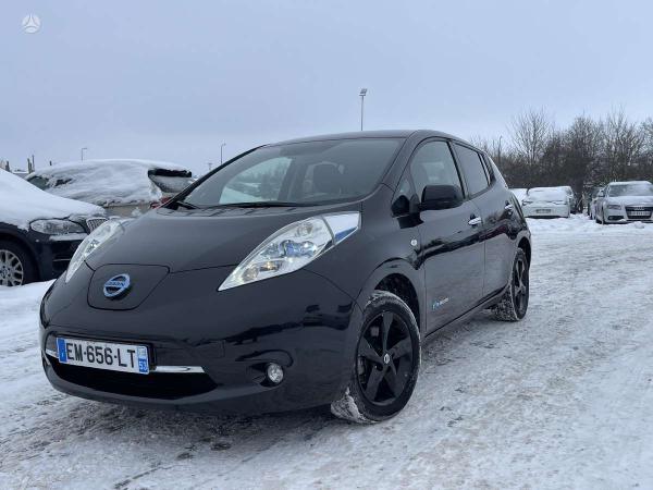 Black Nissan Leaf 2017 in Taurage, with an engine capacity of 0.00 L and mileage of 83 thousand km for 5400 €, photo 1 on AUTOMOTO.COM.LV