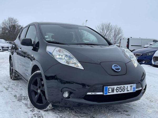 Black Nissan Leaf 2017 in Taurage, with an engine capacity of 0.00 L and mileage of 83 thousand km for 5400 €, photo 3 on AUTOMOTO.COM.LV