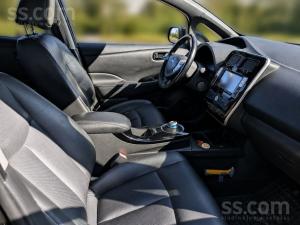 Melns Nissan Leaf 2017 Rīga, ar dzinēja tilpumu 0.00 L un nobraukumu 161 tūkst. km par 6000 €, foto 6 vietnē AUTOMOTO.COM.LV