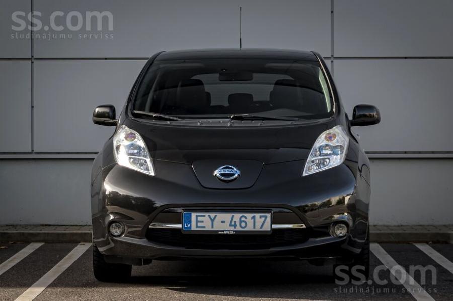 Black Nissan Leaf 2017 in Riga, with an engine capacity of 0.00 L and mileage of 161 thousand km for 4990 €, photo 3 on AUTOMOTO.COM.LV