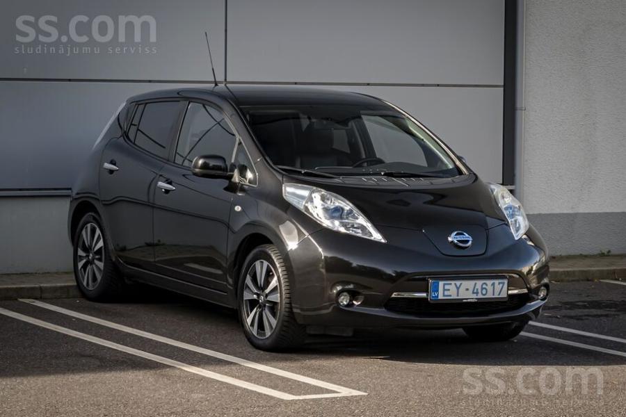 Black Nissan Leaf 2017 in Riga, with an engine capacity of 0.00 L and mileage of 161 thousand km for 4990 €, photo 4 on AUTOMOTO.COM.LV