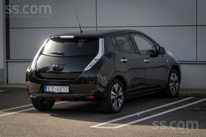 Black Nissan Leaf 2017 in Riga, with an engine capacity of 0.00 L and mileage of 161 thousand km for 4990 €, photo 5 on AUTOMOTO.COM.LV