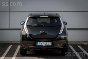 Black Nissan Leaf 2017 in Riga, with an engine capacity of 0.00 L and mileage of 161 thousand km for 4990 €, photo 6 on AUTOMOTO.COM.LV