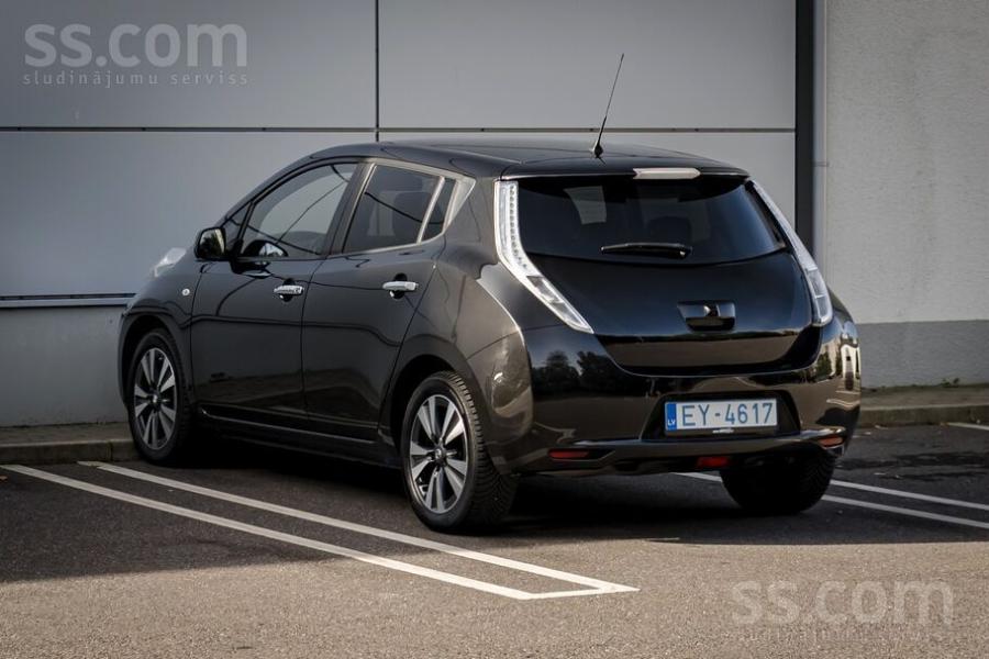 Black Nissan Leaf 2017 in Riga, with an engine capacity of 0.00 L and mileage of 161 thousand km for 4990 €, photo 7 on AUTOMOTO.COM.LV