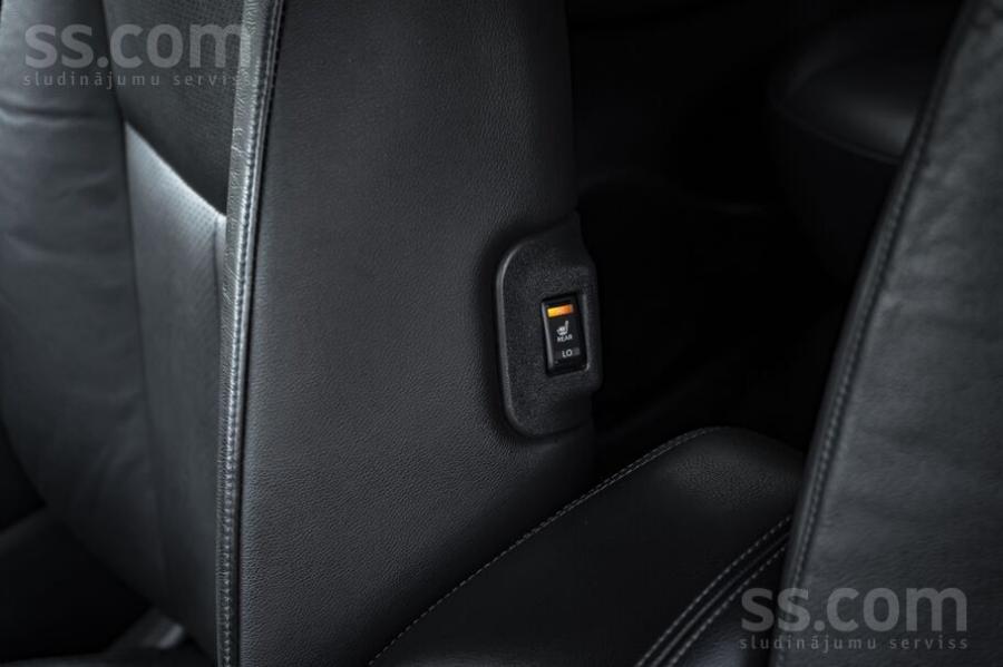 Black Nissan Leaf 2017 in Riga, with an engine capacity of 0.00 L and mileage of 161 thousand km for 4990 €, photo 12 on AUTOMOTO.COM.LV