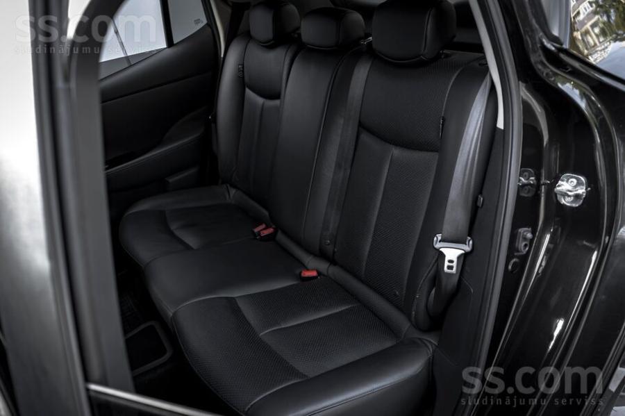 Black Nissan Leaf 2017 in Riga, with an engine capacity of 0.00 L and mileage of 161 thousand km for 4990 €, photo 14 on AUTOMOTO.COM.LV