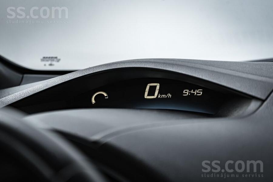Black Nissan Leaf 2017 in Riga, with an engine capacity of 0.00 L and mileage of 161 thousand km for 4990 €, photo 17 on AUTOMOTO.COM.LV