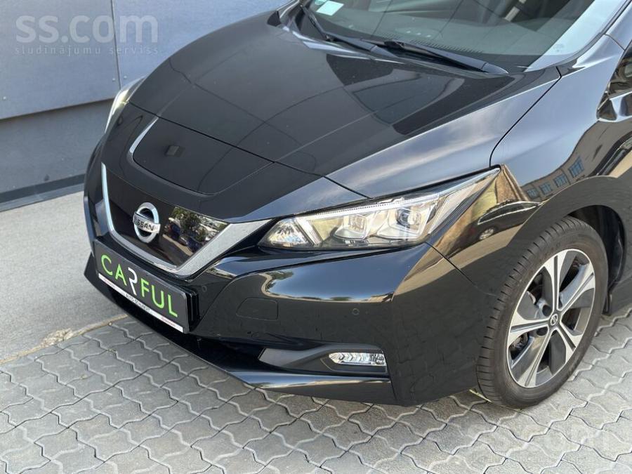 Black Nissan Leaf 2018 in Riga, with an engine capacity of 0.00 L and mileage of 90 thousand km for 11990 €, photo 2 on AUTOMOTO.COM.LV
