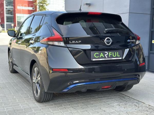 Black Nissan Leaf 2018 in Riga, with an engine capacity of 0.00 L and mileage of 90 thousand km for 11990 €, photo 6 on AUTOMOTO.COM.LV